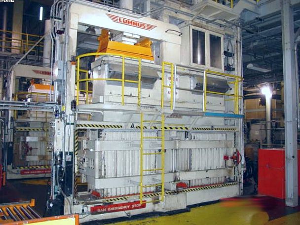LUMMUS AutoPak Baler, 24x48" bale size,