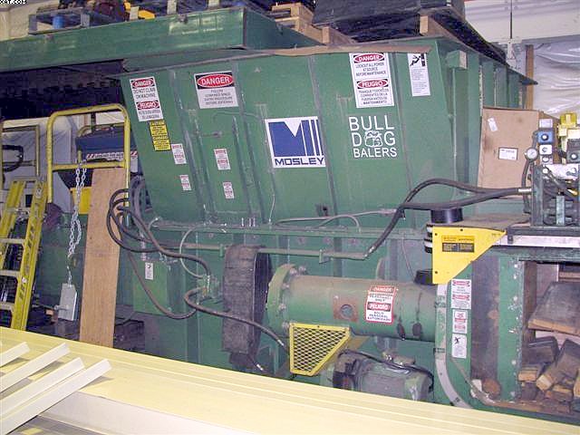 MOSLEY BULLDOG Model XL-200-S4 Horizontal Baler,