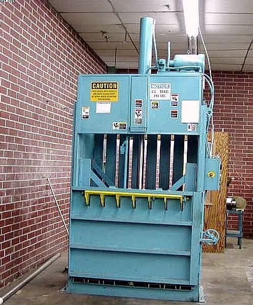 INTERNATIONAL PRESS & SHEAR Baler, 30x60", 1997 yr,