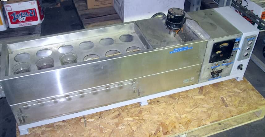 CUSTOM SCIENTIFIC Agitated Dye/Water Bath,
