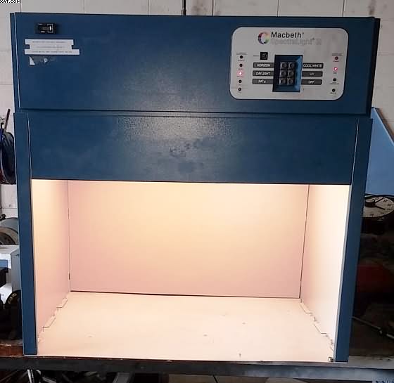 MACBETH Spectralight II Inspection Light,