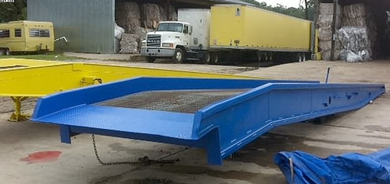 BLUFF Mobile Yard Ramp, 84" wide x 36' long,