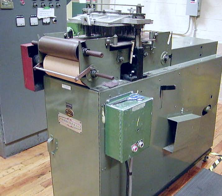 HUNTER Fiberlocker Lab Needle Punch, 11" wide,